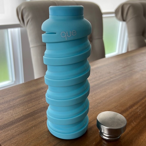 Que | Other | Que Collapsing Water Bottle Gently Used | Poshmark